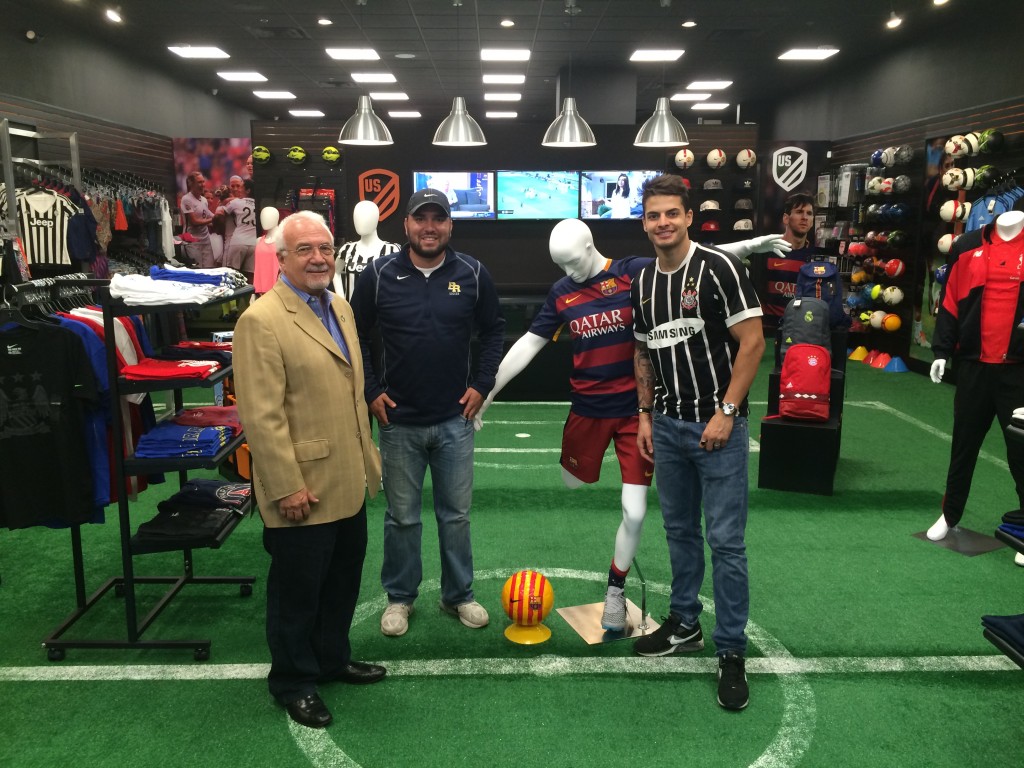 Ultimate Soccer Store inaugura loja em Boca Raton, Florida · Oxford USA ...